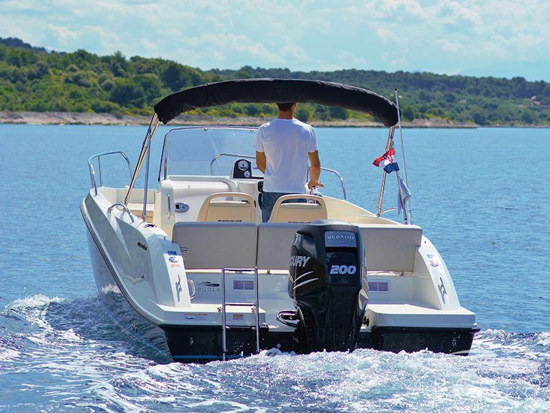 Quicksilver, 675 Activ Open - Speed Boats